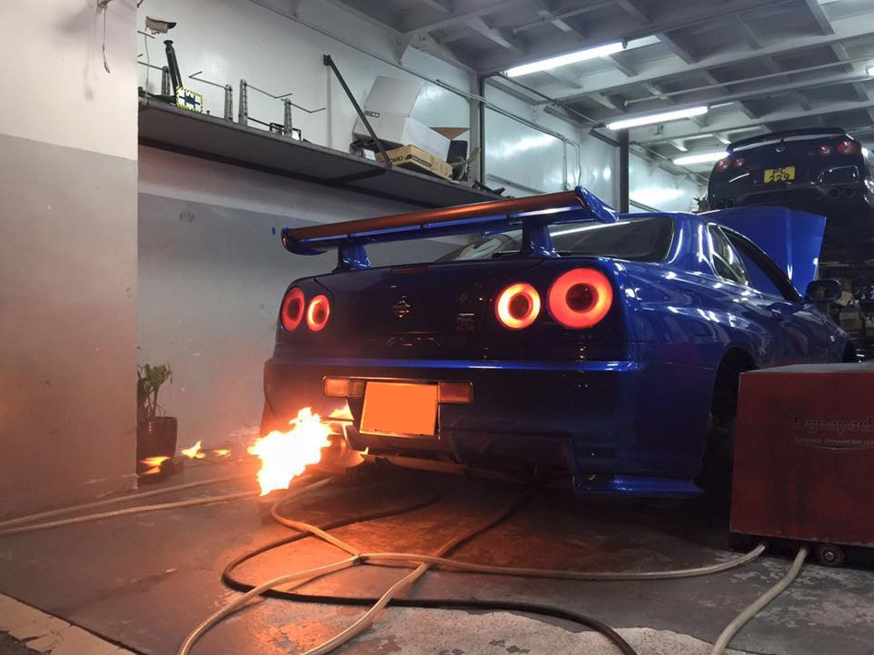 gaugeART in R34 Skyline – gaugeART.com